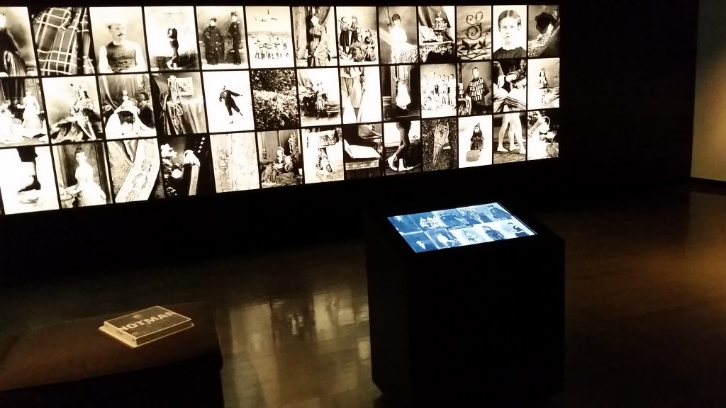 INTERACTIVE PHOTO ALBUM - NOTMAN EXHIBITION - SIMBIOZ